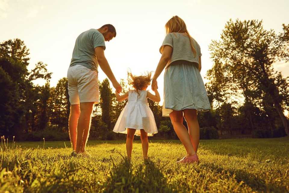 Il Piano nazionale per la famiglia, umile e realista. Ora va realizzato